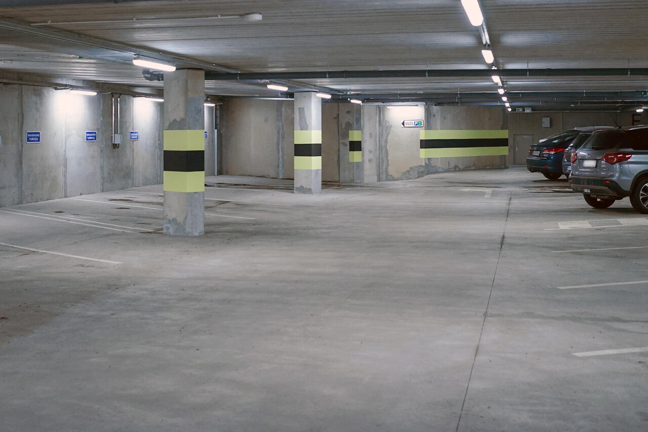 Myydään Autohallipaikka - Vantaa, Tikkurila, Unikkotie 5 AP61 - Etuovi.com 70057882