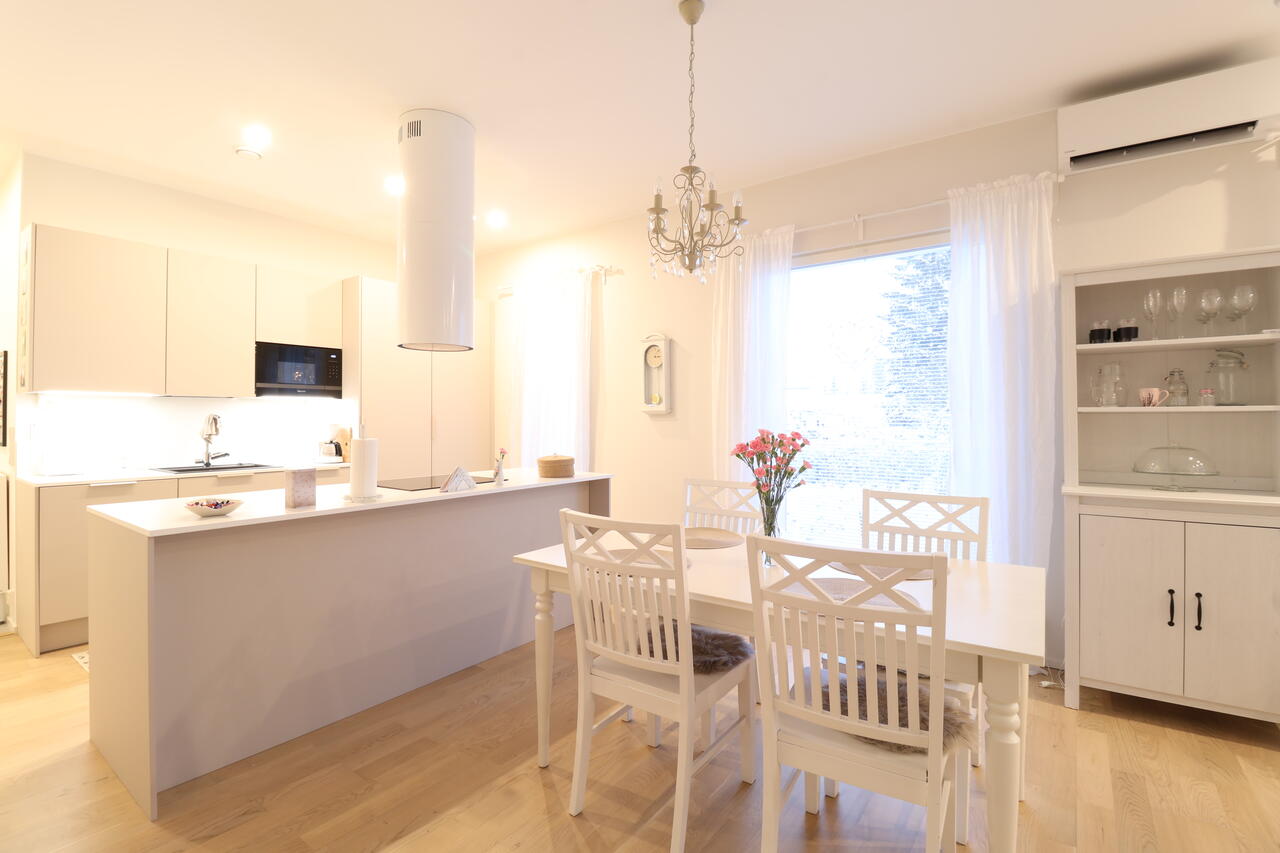 Vuokrataan Omakotitalo 4 huonetta - Vantaa Kivistö Liusketie 12