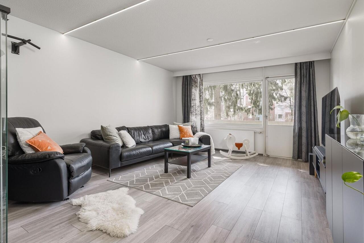 Myydään Kerrostalo, Kaksio - Vantaa, Martinlaakso, Laajaniityntie 10 C ...