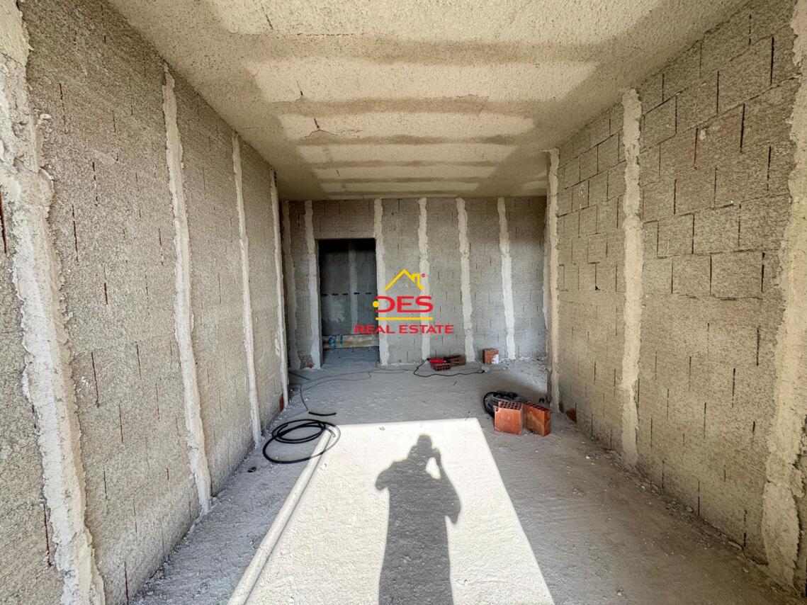 Myydään Kerrostalo, Kaksio - Qendër Vlorë, Skele, Rruga Pelivan Leskaj ...