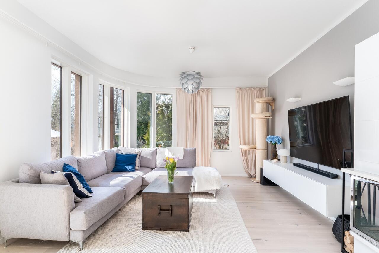 Myydään Omakotitalo, Yli 5 huonetta - Helsinki, Itä-Pakila, Linjakeppi ...