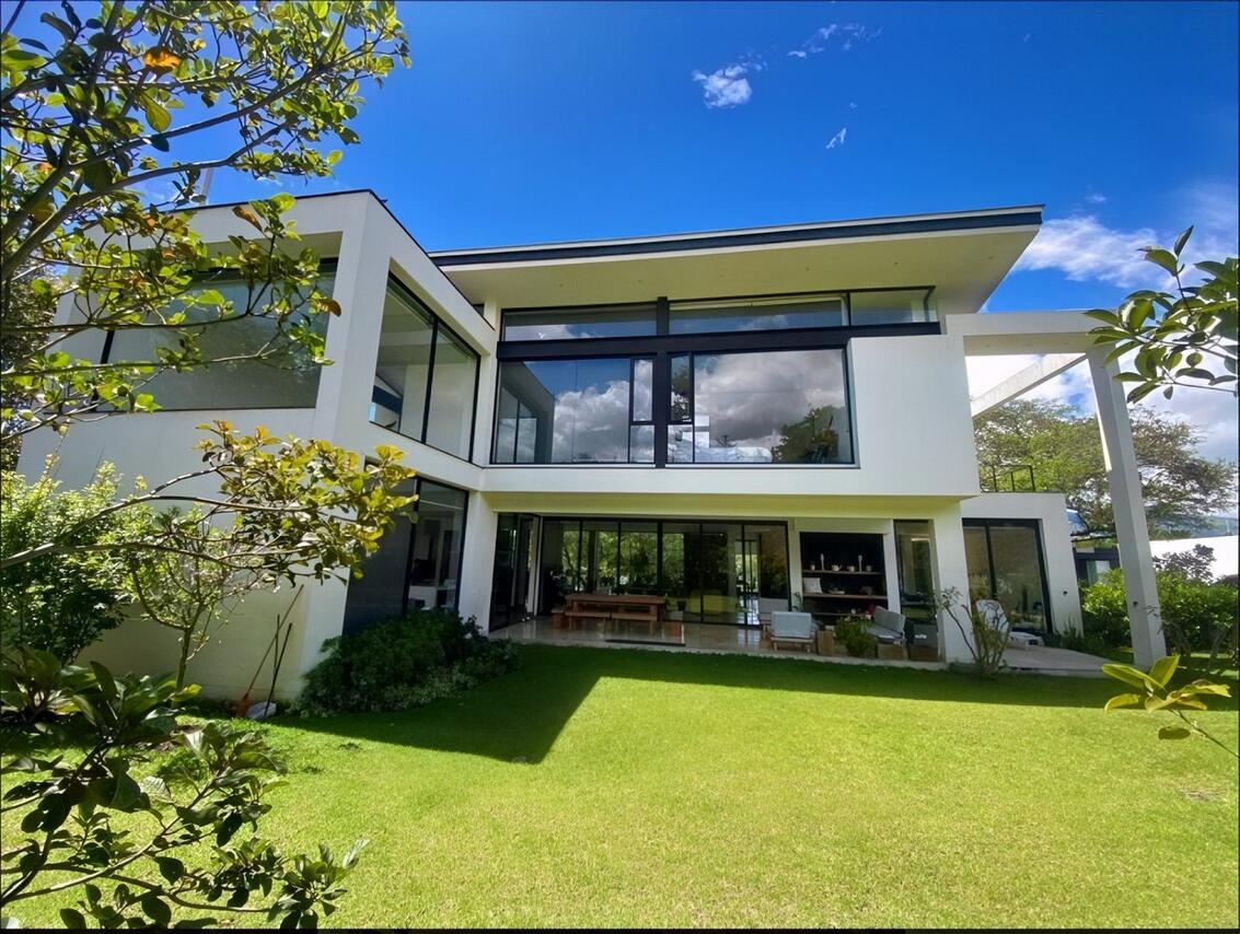 Myydään Omakotitalo, 4 huonetta - Quito, Puembo, Urbanizacion Arrayanes ...