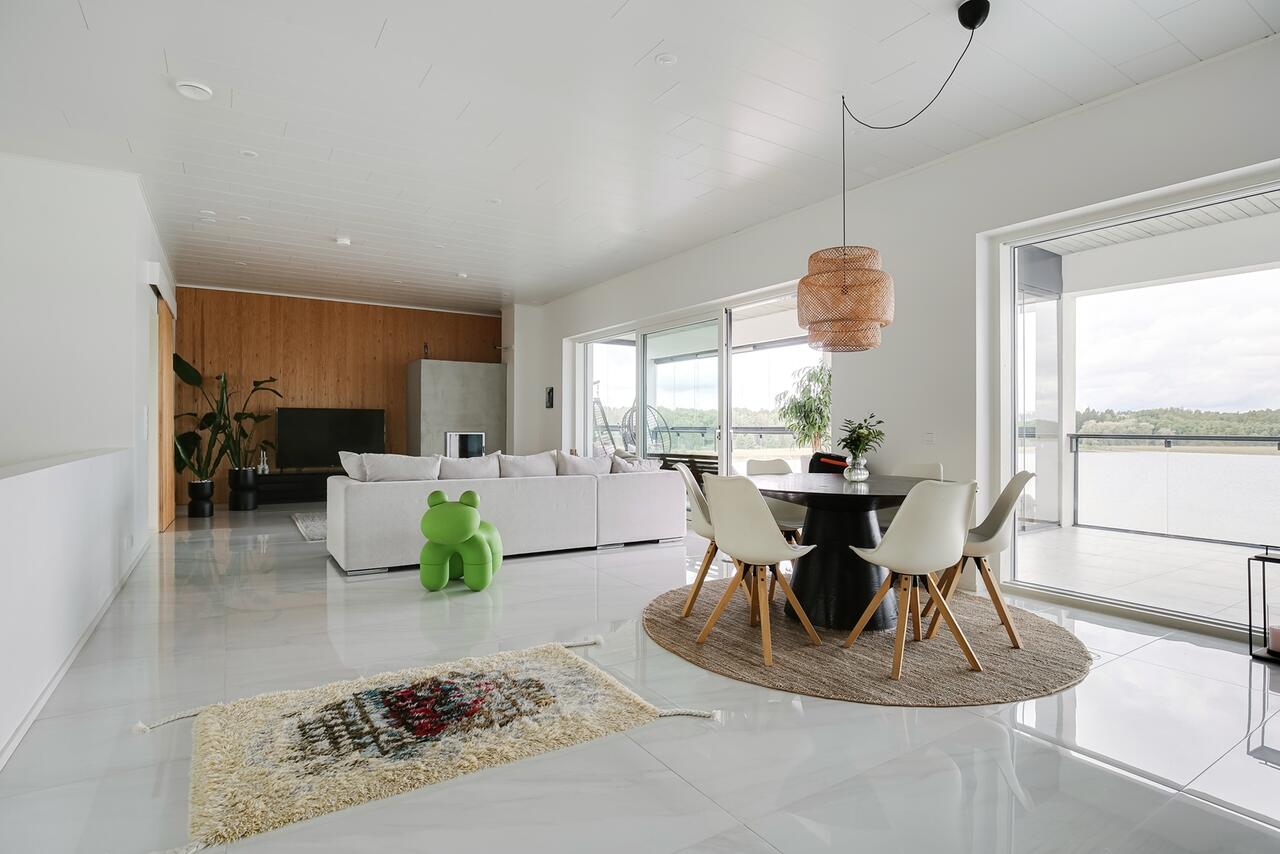 Myydään Omakotitalo, Yli 5 huonetta - Lohja, Lasitehtaanniemi ...