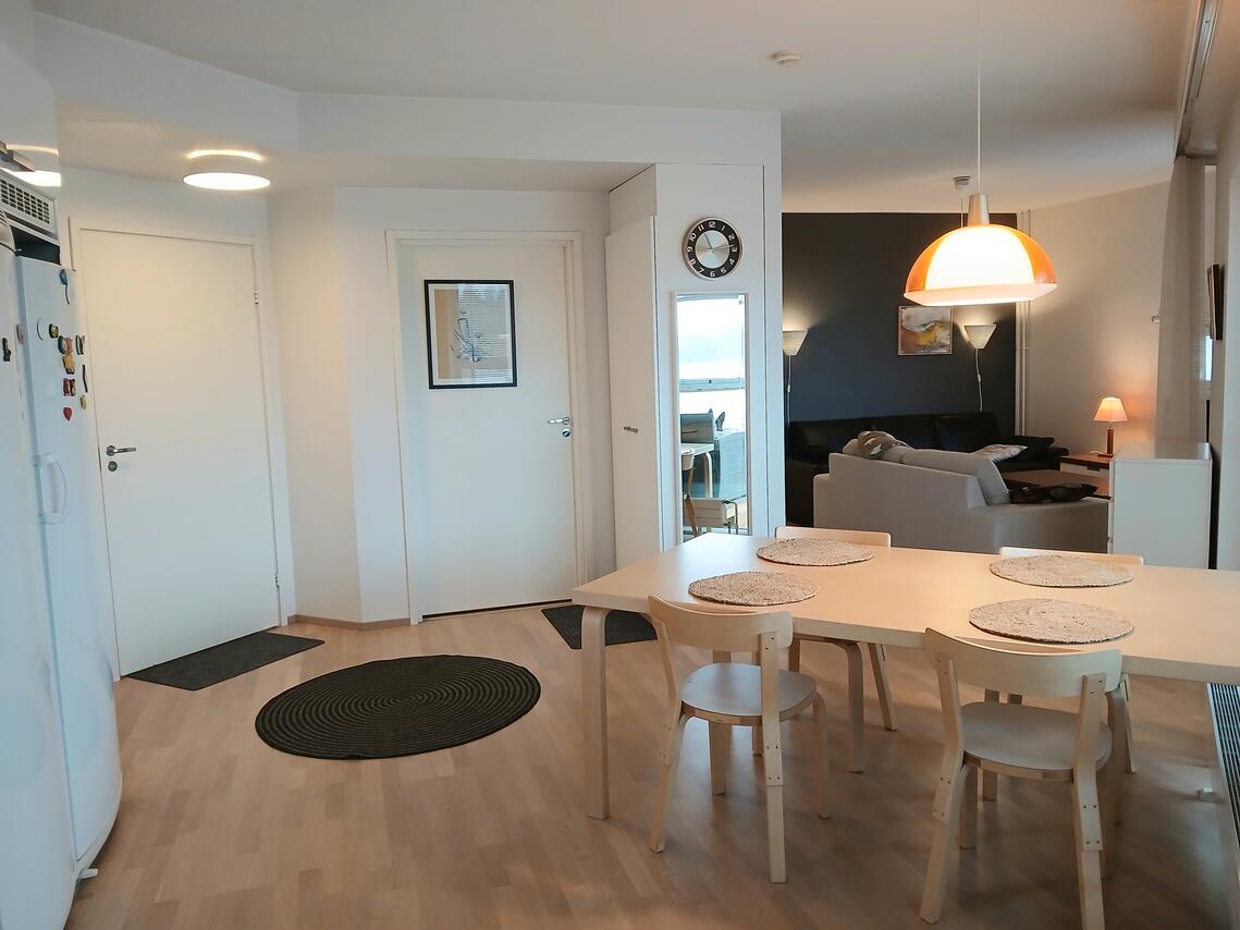 Vuokrataan Kerrostalo 4 huonetta - Helsinki Viikki Viikinportti 4