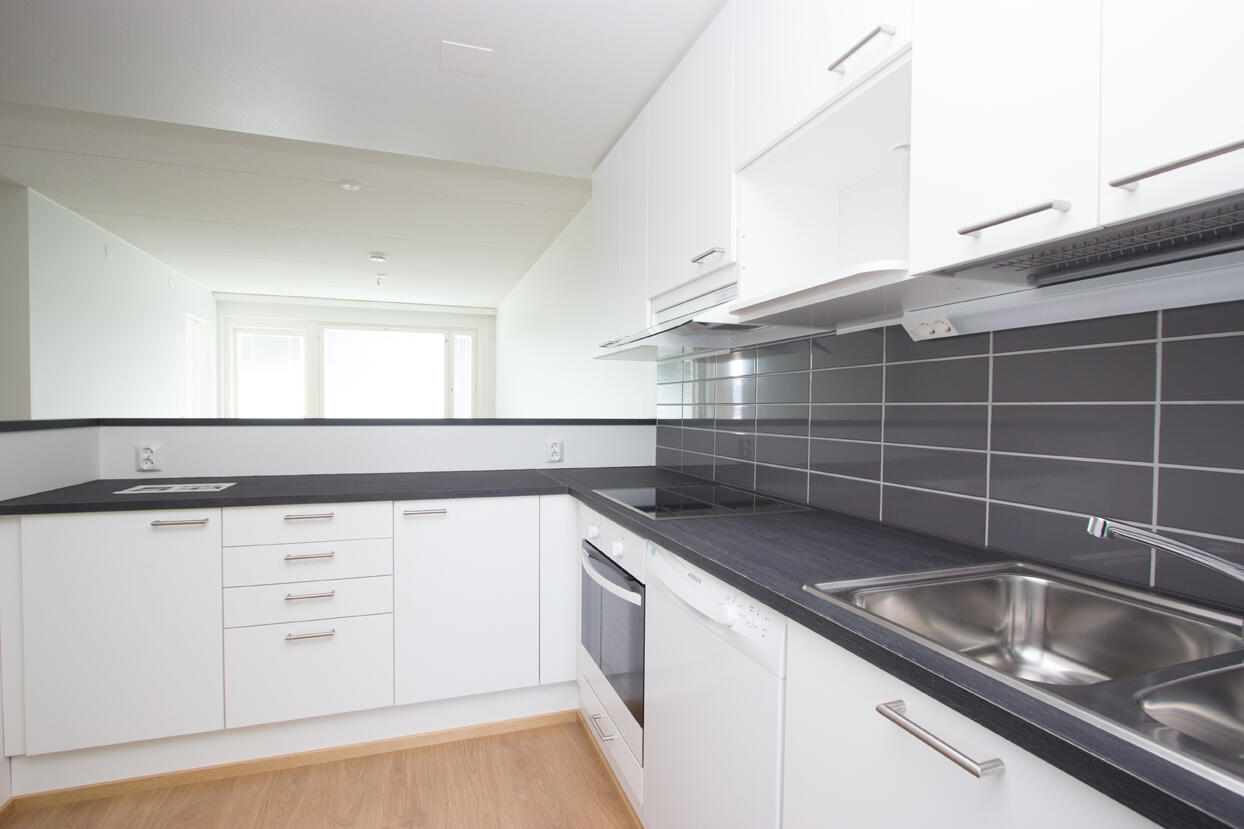 Vuokrataan Kerrostalo 4 huonetta - Espoo Perkkaa Perilänniitty 2 C