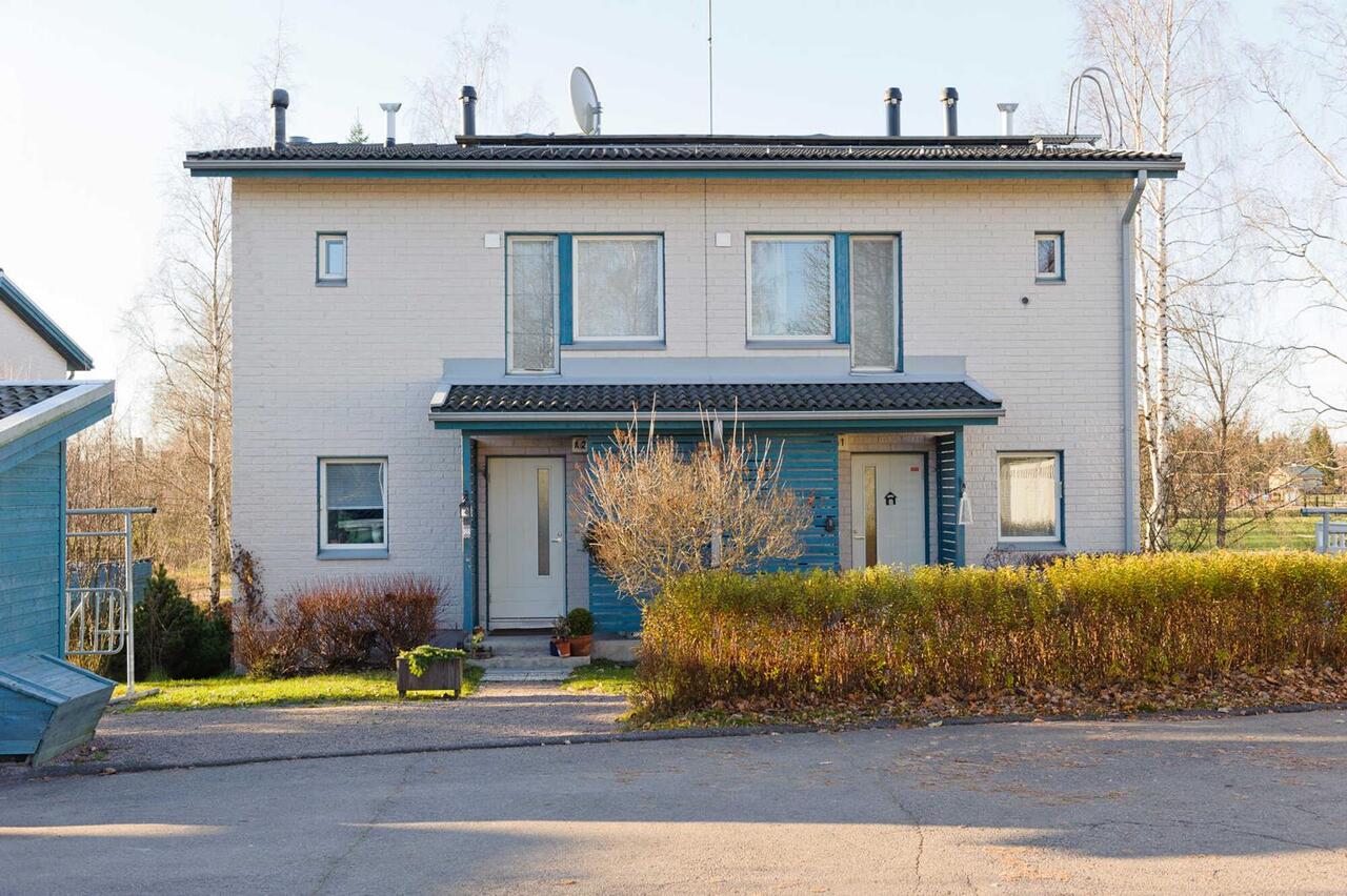 Vuokrataan Paritalo 3 huonetta - Vantaa Viertola Kortetie 25