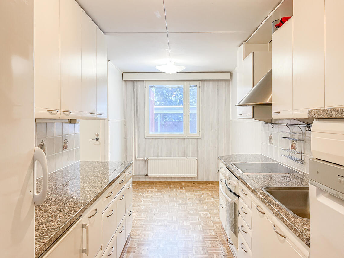 Vuokrataan Rivitalo 4 huonetta - Espoo Tuomarila Joupinmäensyrjä 5 A