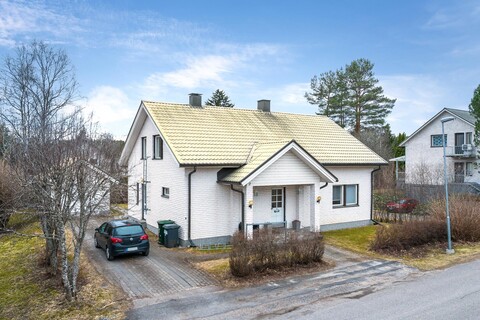 Myytävät asunnot: 122 kpl - Etuovi.com